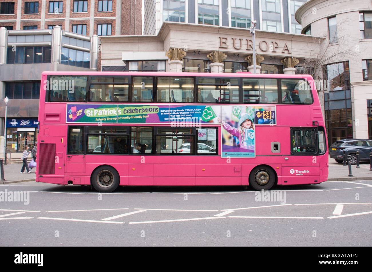 Translink bus belfast Banque de photographies et d’images à haute ...