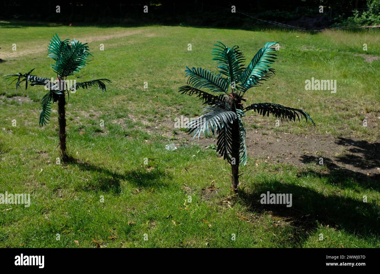 Palmen aus plastik Banque de photographies et d’images à haute ...