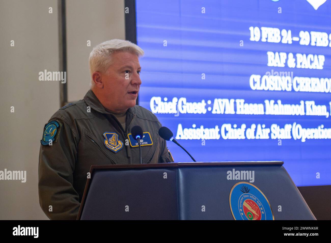 Le Major Gen. Erich Novak, adjoint à la mobilisation des Forces ...