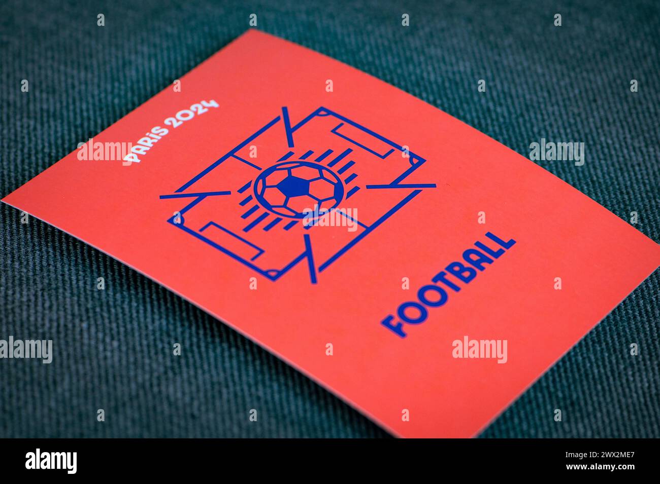 Pictogramme football pour les jeux olympiques d'été de paris 2024 ...