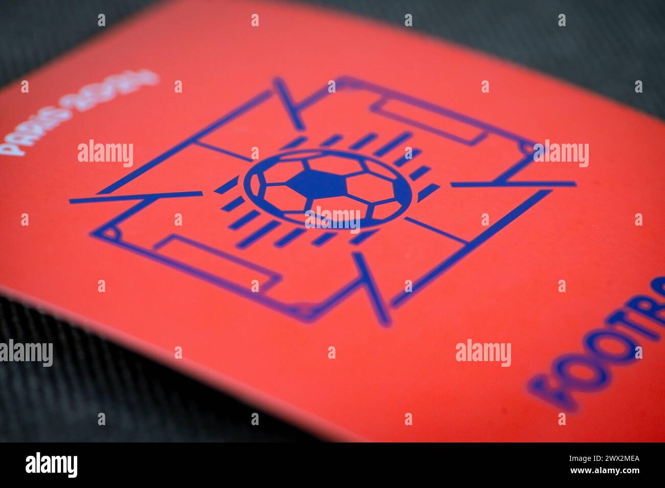 Pictogramme football pour les jeux olympiques d'été de paris 2024 ...