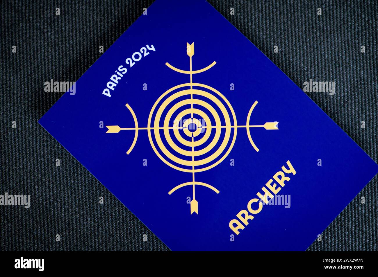 Pictogramme de tir à l'arc pour les jeux olympiques d'été de paris 2024 ...