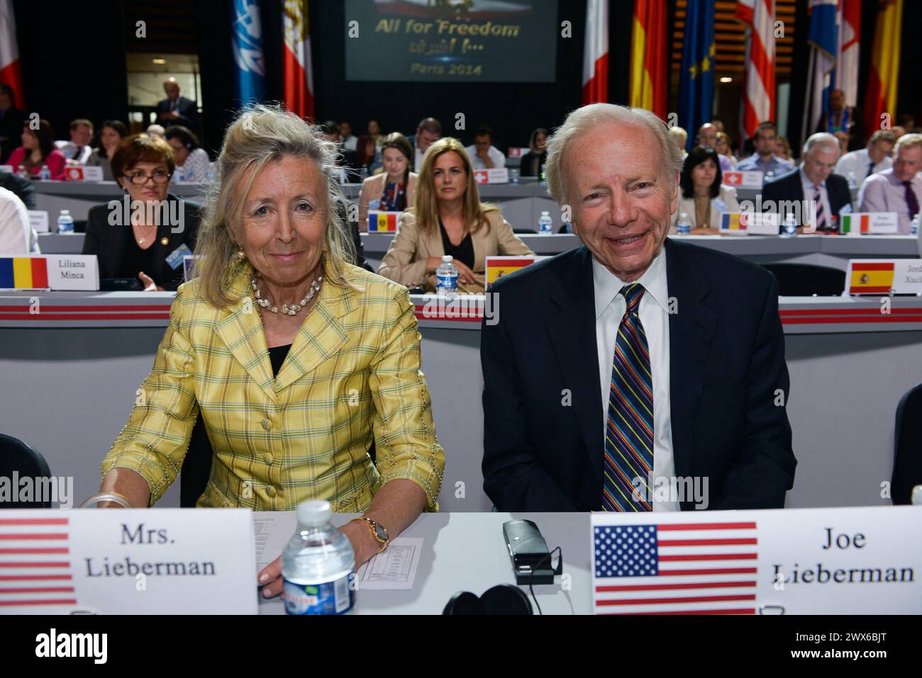 Photo - le sénateur américain Joseph (ou Joe) Lieberman et son épouse ...