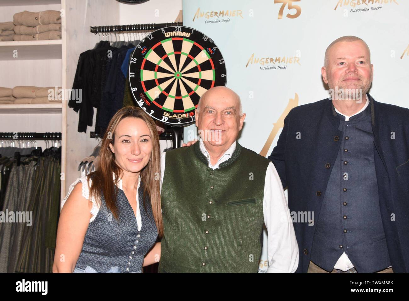 Julia Van Barneveld Dr Axel Munz Angermaier Trachten Raymond van ...