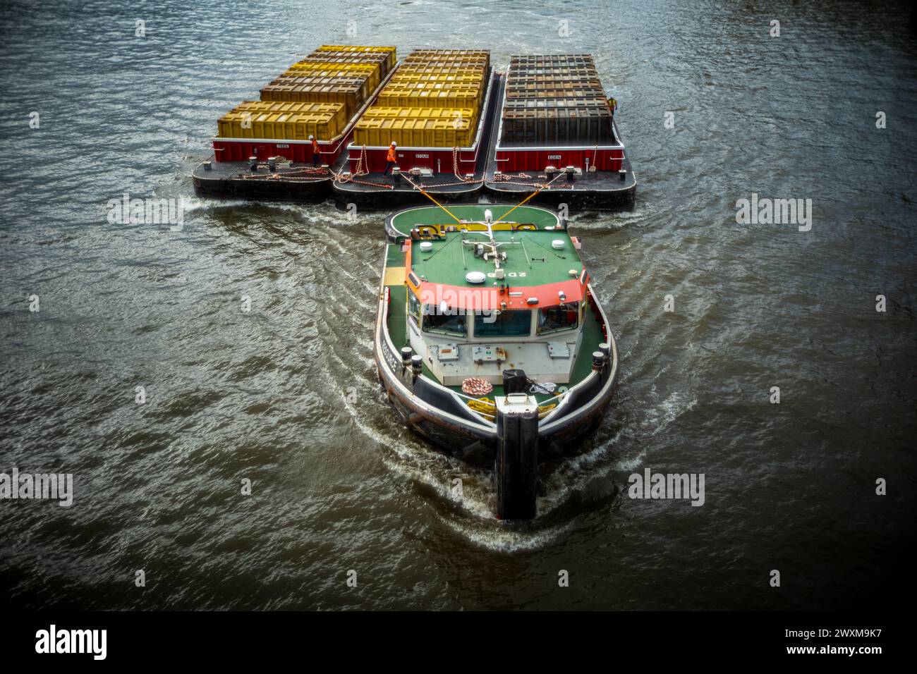 River barges Banque de photographies et d’images à haute résolution - Alamy