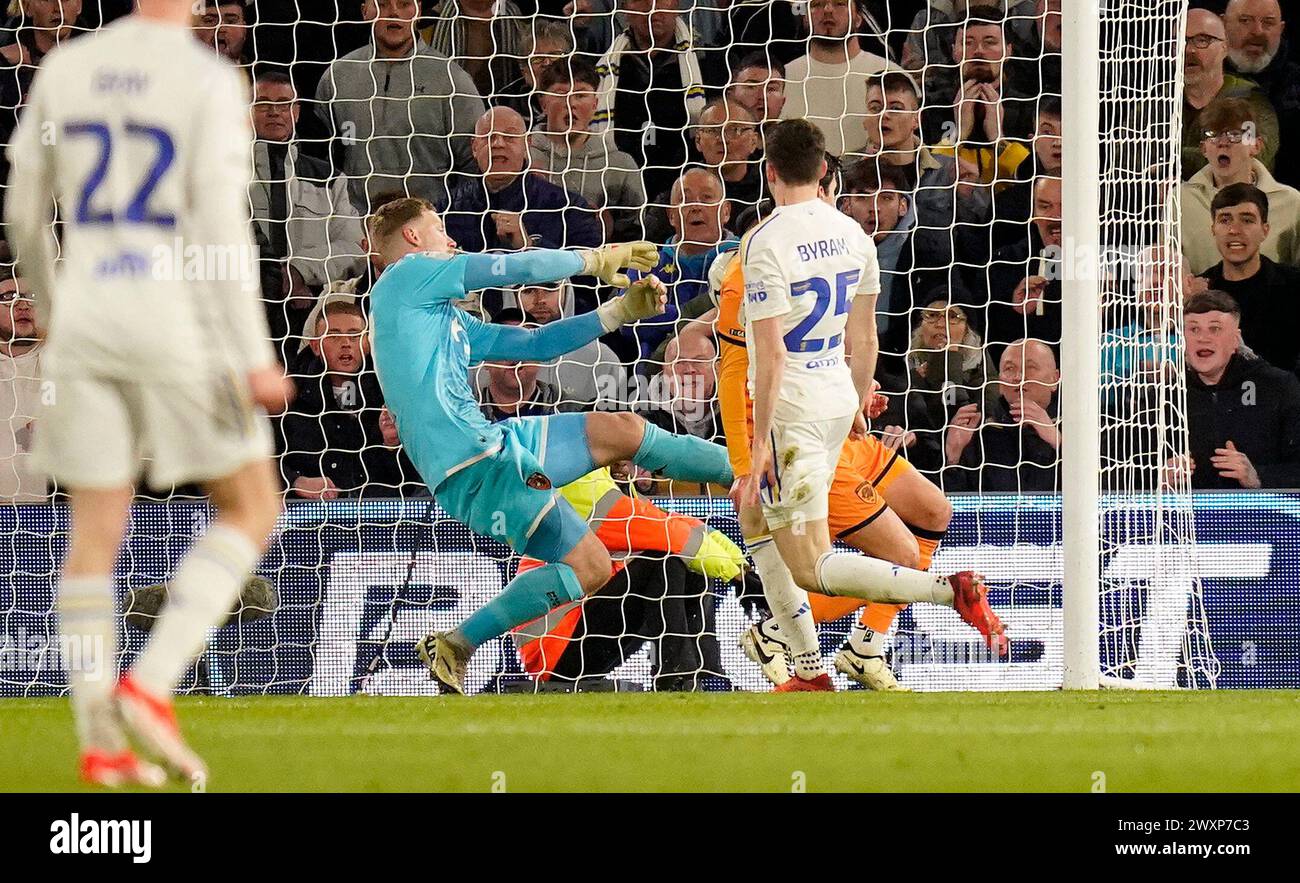 Sam Byram de Leeds United marque son premier but du match lors du Sky ...