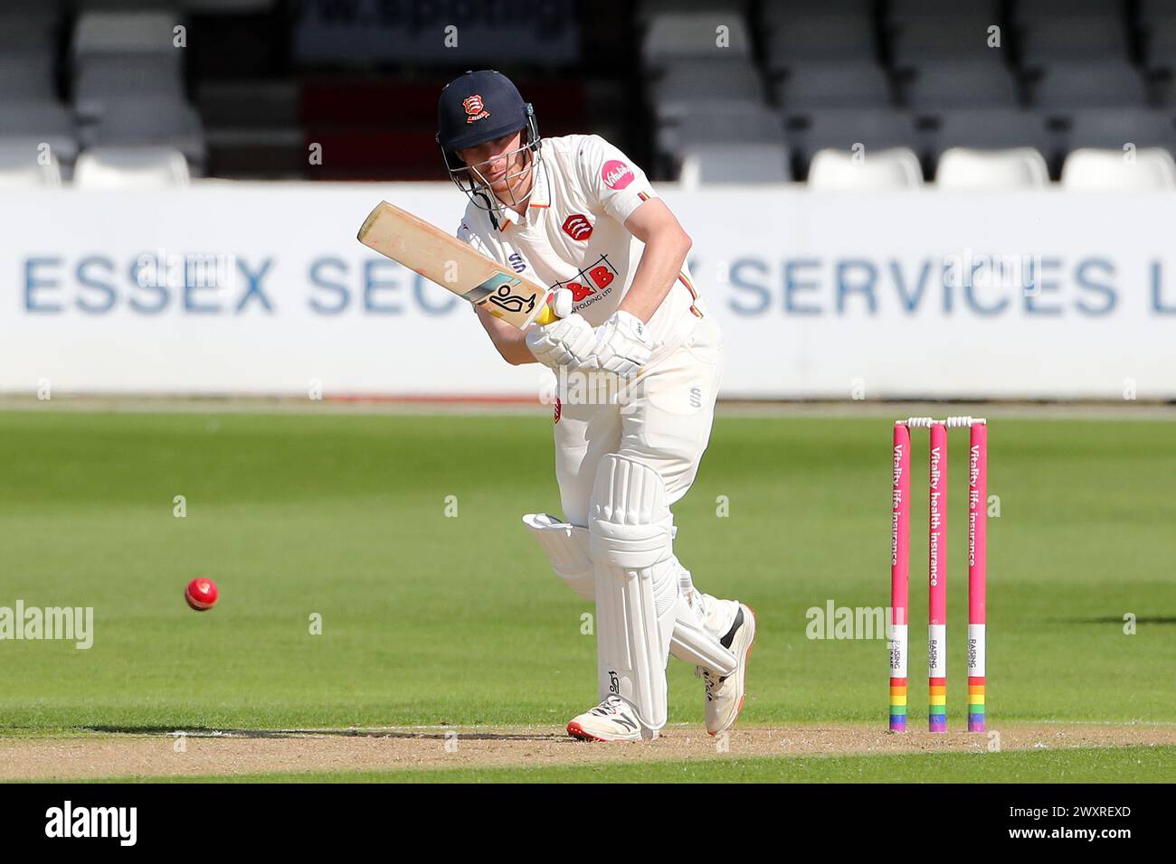 Jordan Cox de l'Essex en action de frappe lors de l'Essex CCC vs ...