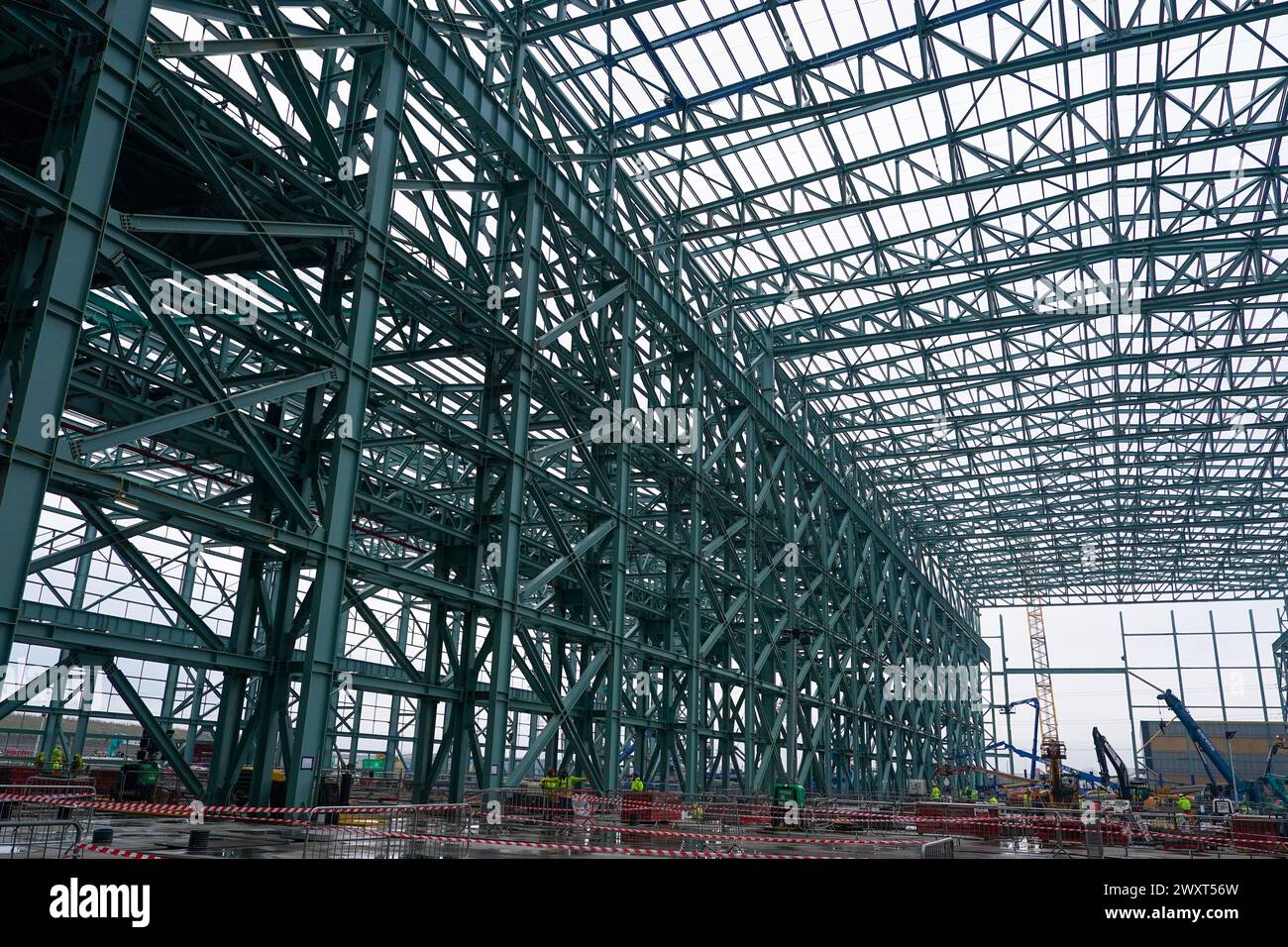 Vue générale de la construction à l'intérieur de l'usine de technologie ...