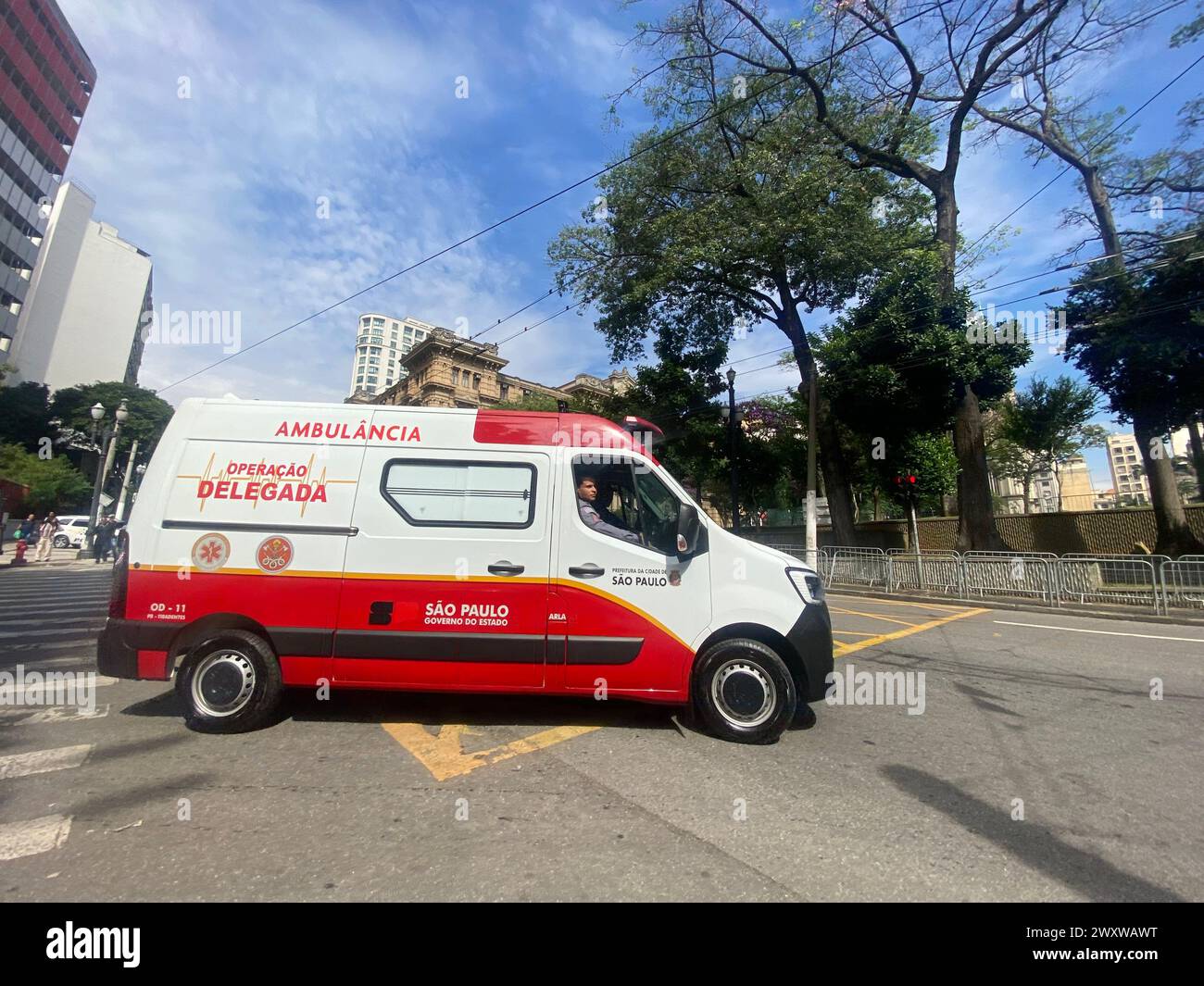 Ambulance samu Banque de photographies et d’images à haute résolution ...