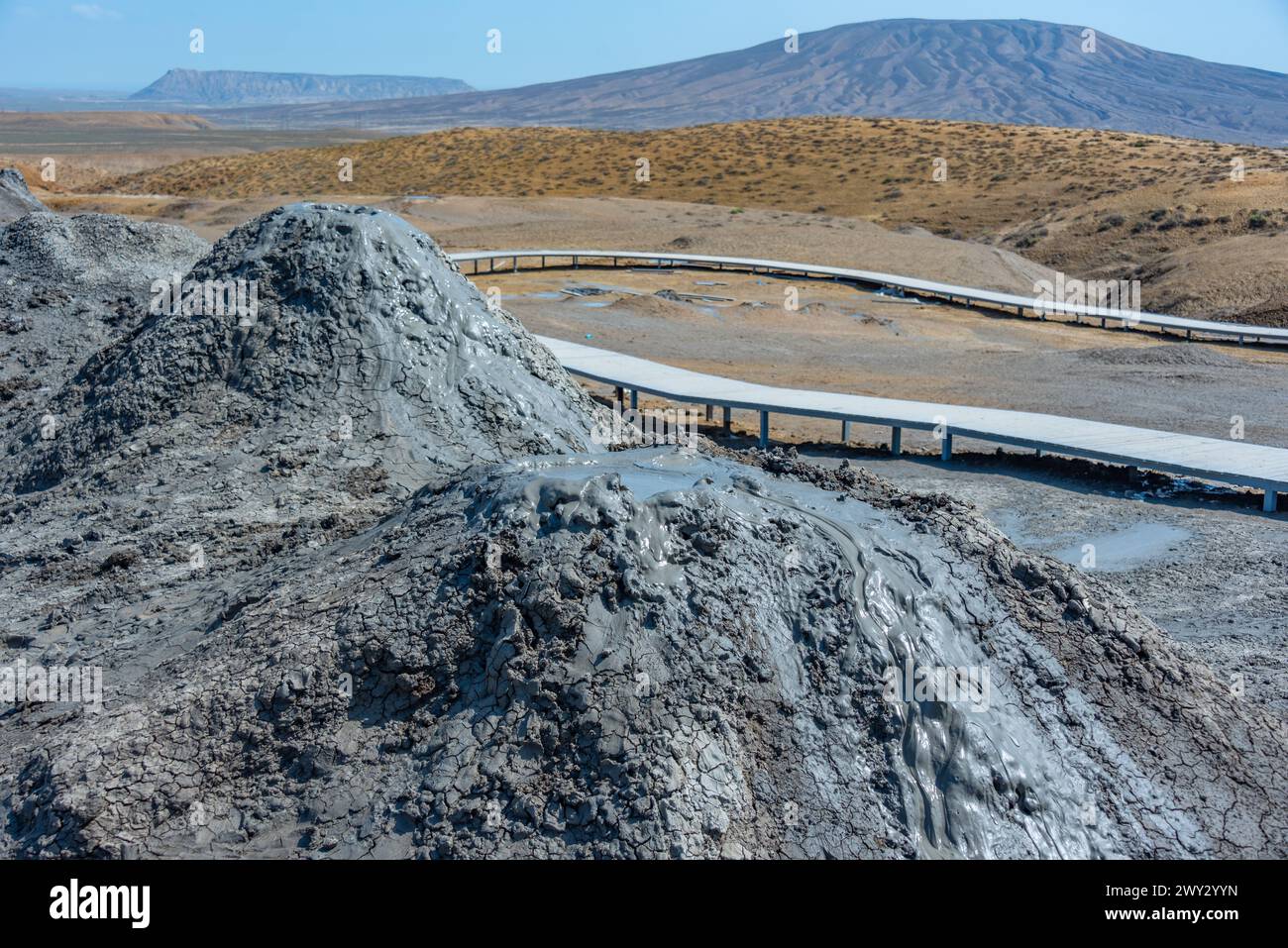 Sedimentary volcanoes Banque de photographies et d’images à haute résolution - Alamy