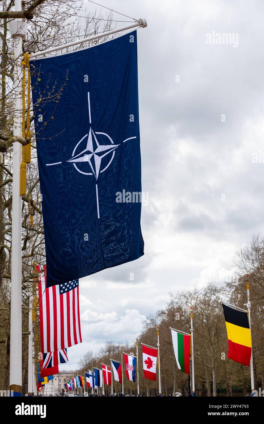 Drapeaux des membres de l'otan Banque de photographies et d’images à ...