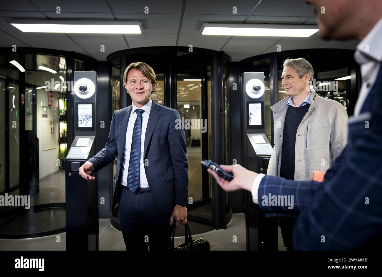 LA HAYE - Kim Putters (président du SER) et Tuur Elzinga (président du ...