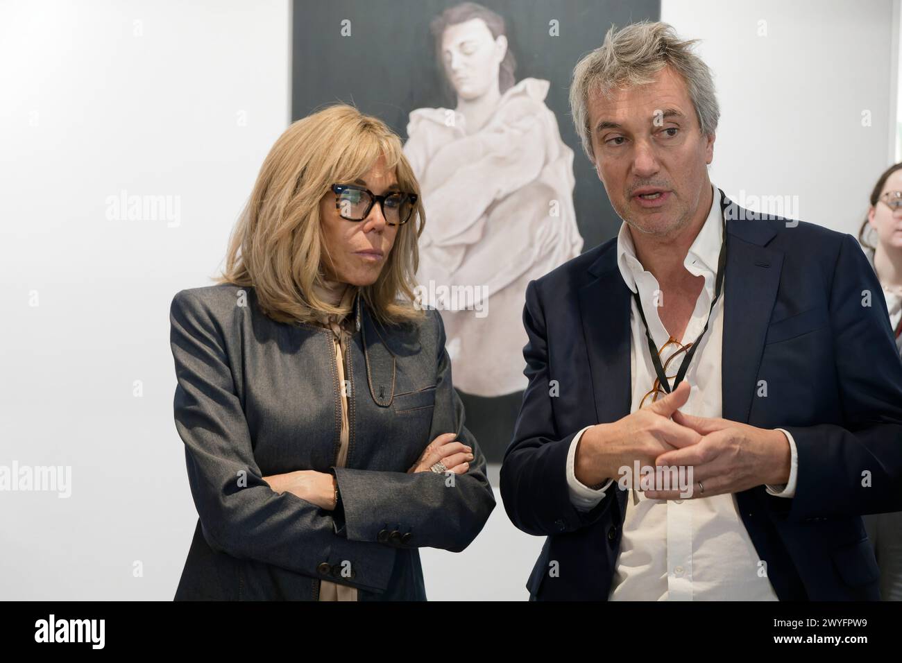Paris, France. 5 avril 2024. Brigitte Macron, Éric de Chassey ...