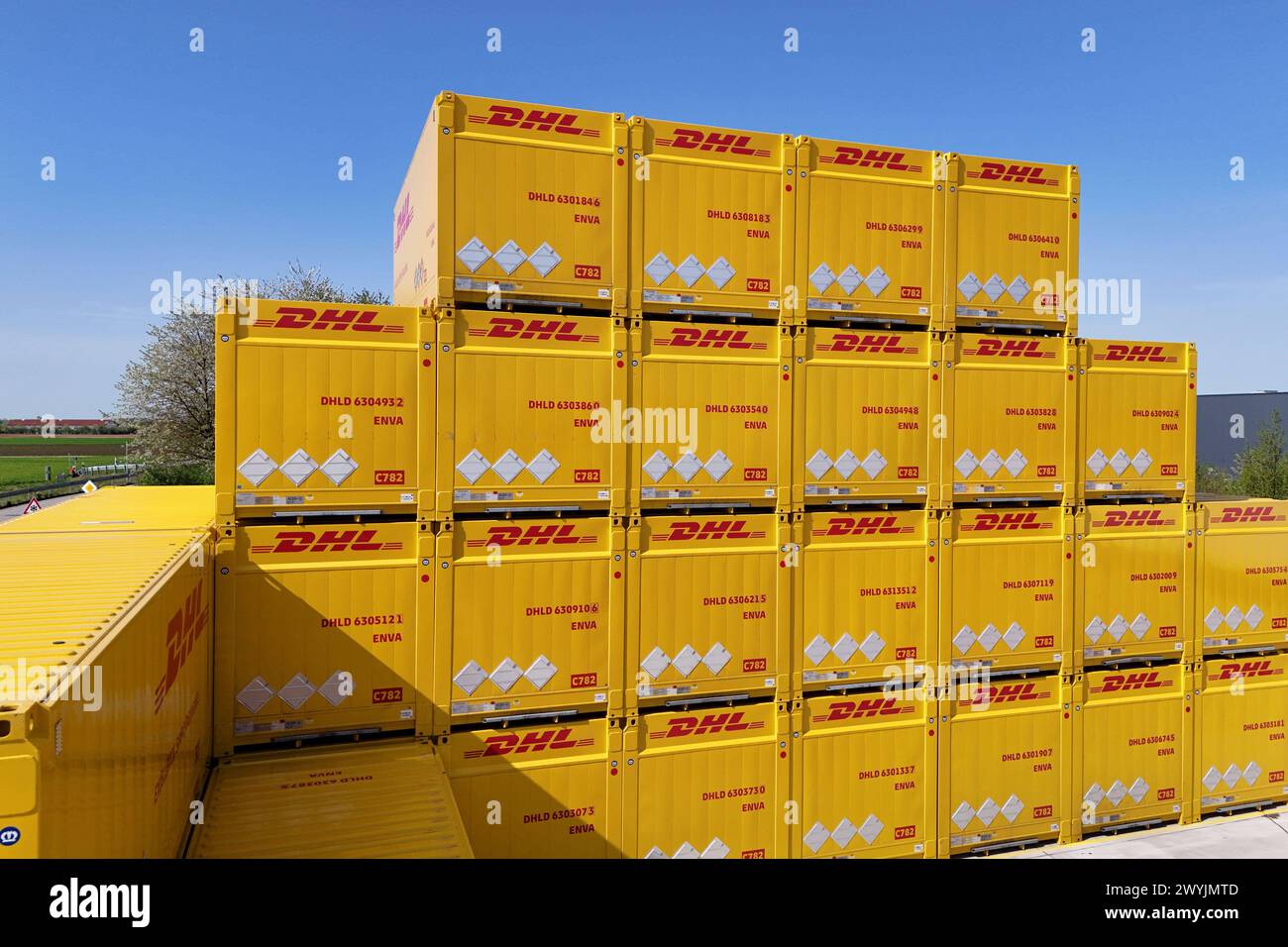 Deutsche Post DHL. Wechselbruecke, Transportbehaelter, conteneur ...