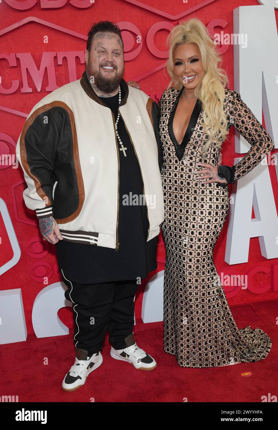 Jelly Roll et Bunnie XO assistent aux CMT Music Awards 2024 au Moody ...