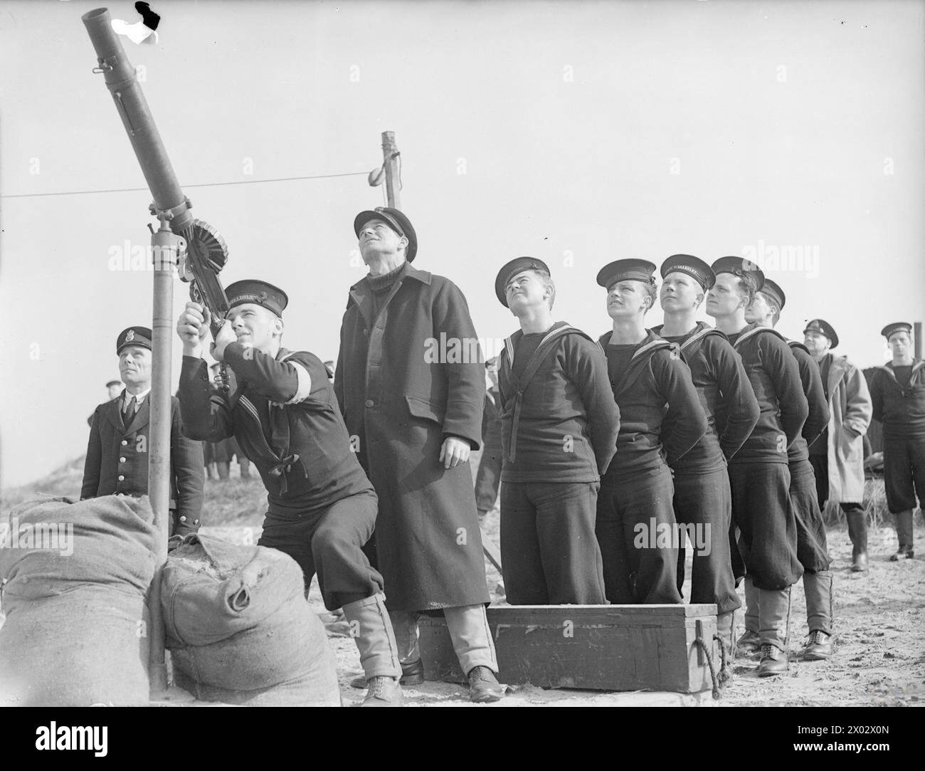 ENTRAÎNEMENT DES ARTILLEURS POUR LA PROTECTION DES NAVIRES MARCHANDS ...