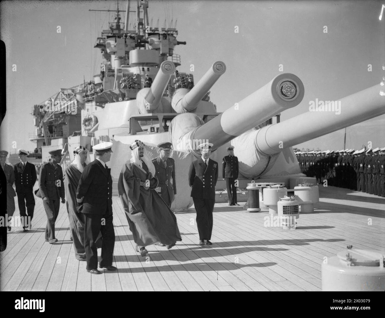 Capitaine du hms queen elizabeth Banque de photographies et d’images à ...