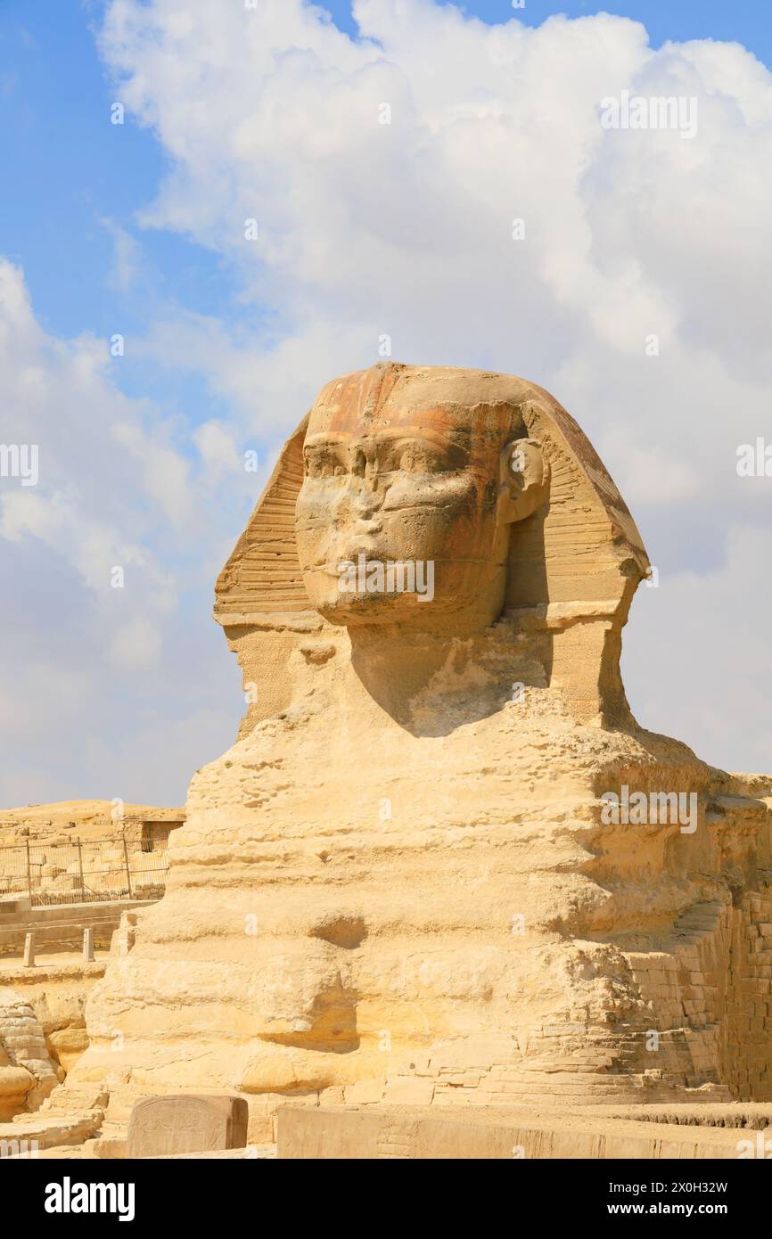 Le grand sphinx de gizeh et les pyramides Banque de photographies et d ...