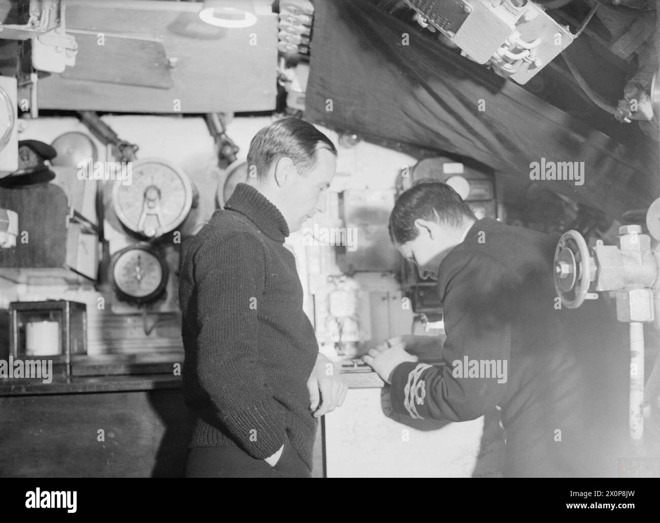 LE SOUS-MARIN HM THUNDERBOLT REVIENT DE LA MÉDITERRANÉE. 1ER AVRIL 1942 ...