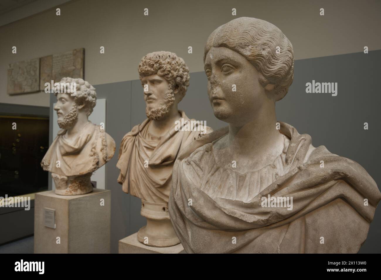 Buste en marbre de la jeune Faustina, épouse de Marc Aurèle, ou de sa ...