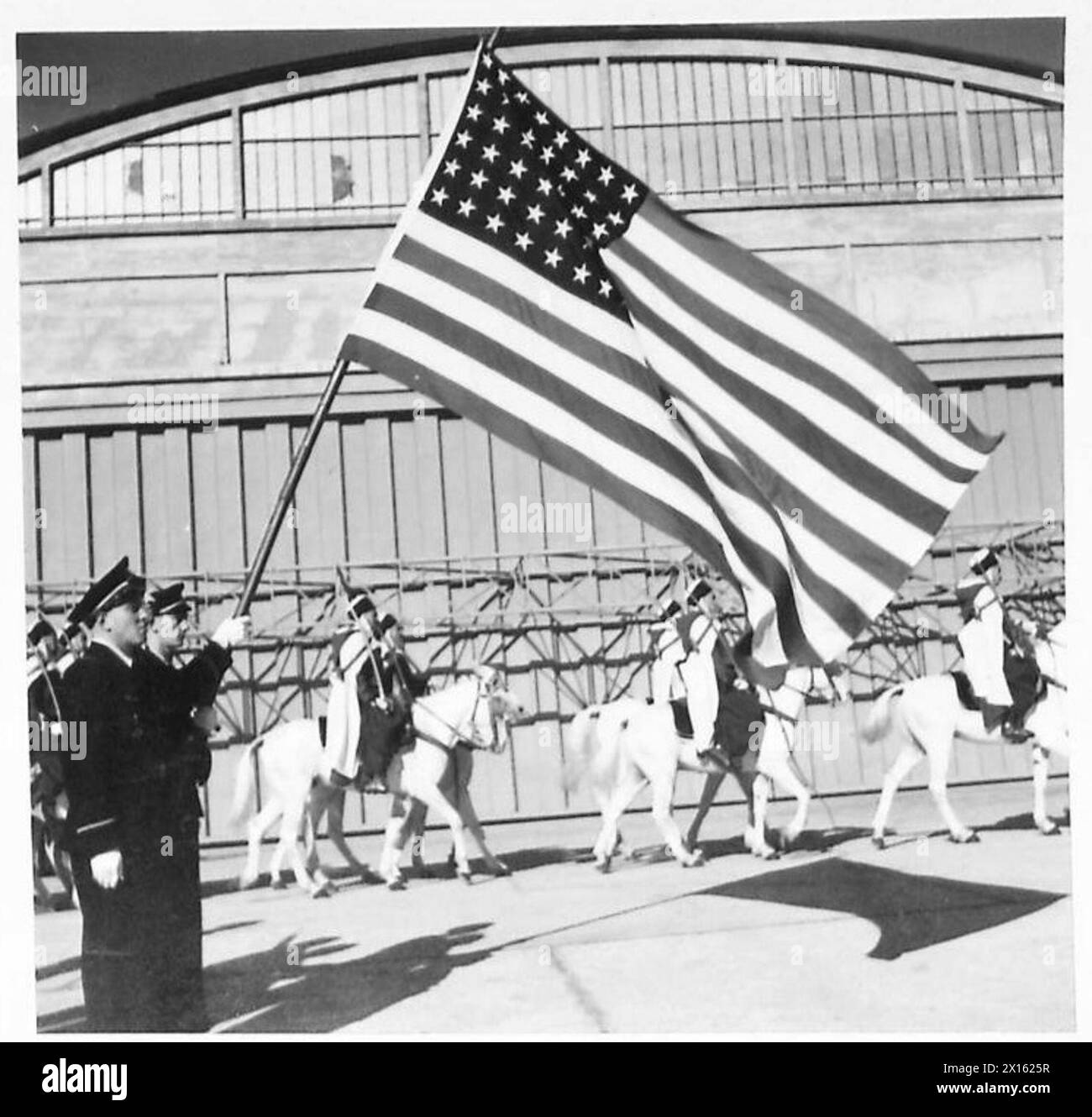 Drapeau france tunisie Banque d'images noir et blanc - Alamy