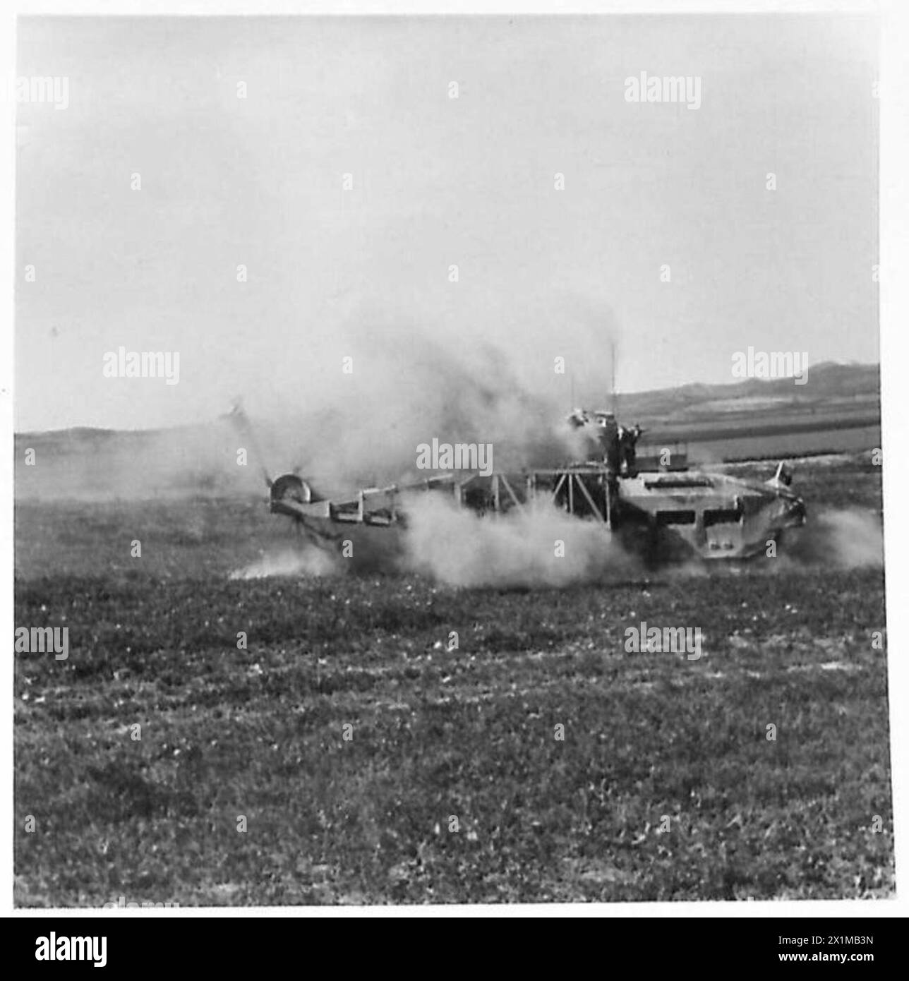 Champ de mines Banque d'images noir et blanc - Alamy