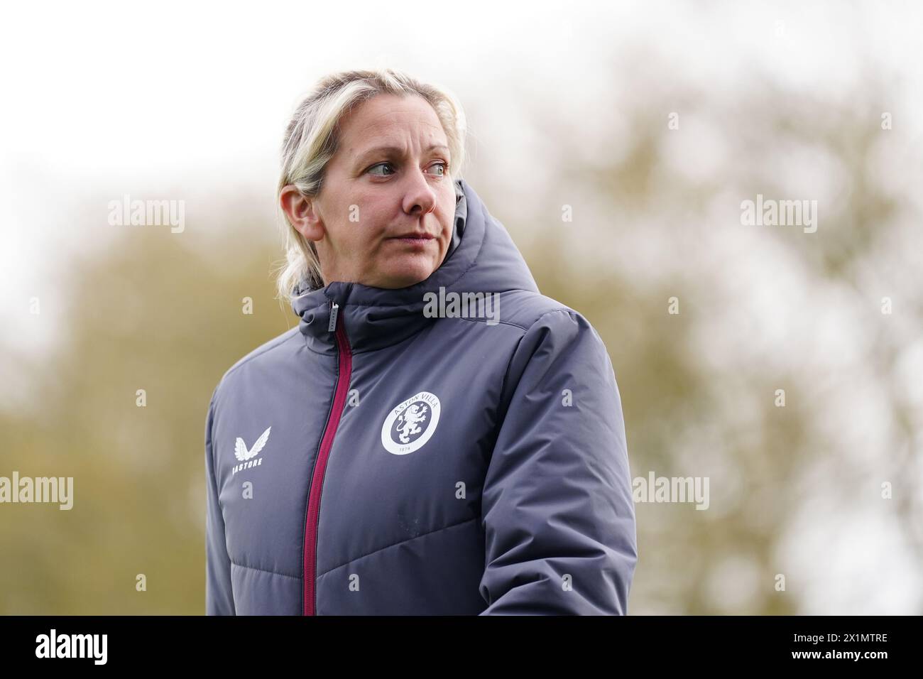 Carla Ward, manager d'Aston Villa, avant le match de Super League ...