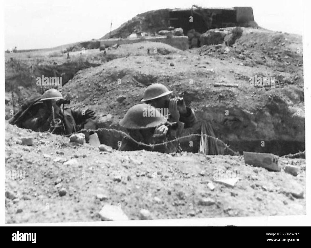 BATAILLE DE LA LIGNE MARETH PREMIÈRE PHOTO - poste d'observation dans l ...