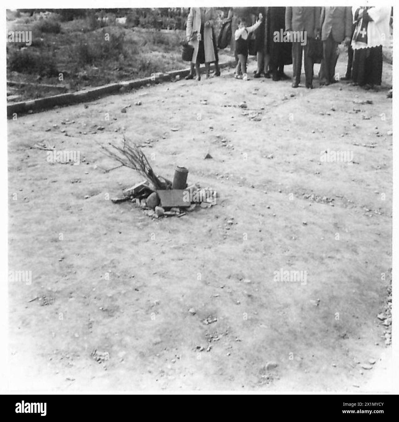 MILAN : DIVERS - le corps de Mussolini est enterré dans la parcelle des ...