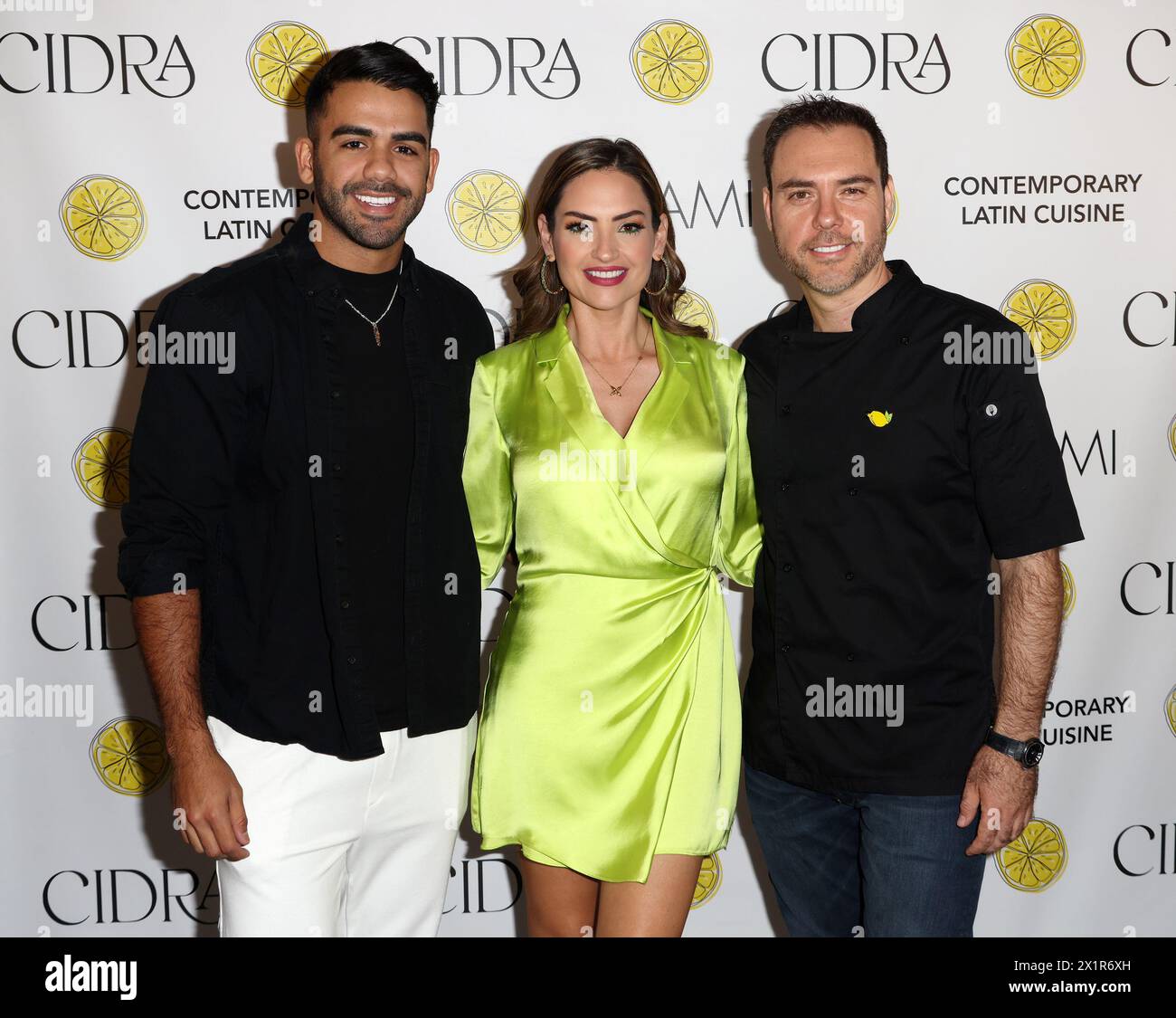MIAMI, FL-17 AVRIL : Carlos Adyan, Michelle Galvan et le chef Fernando ...