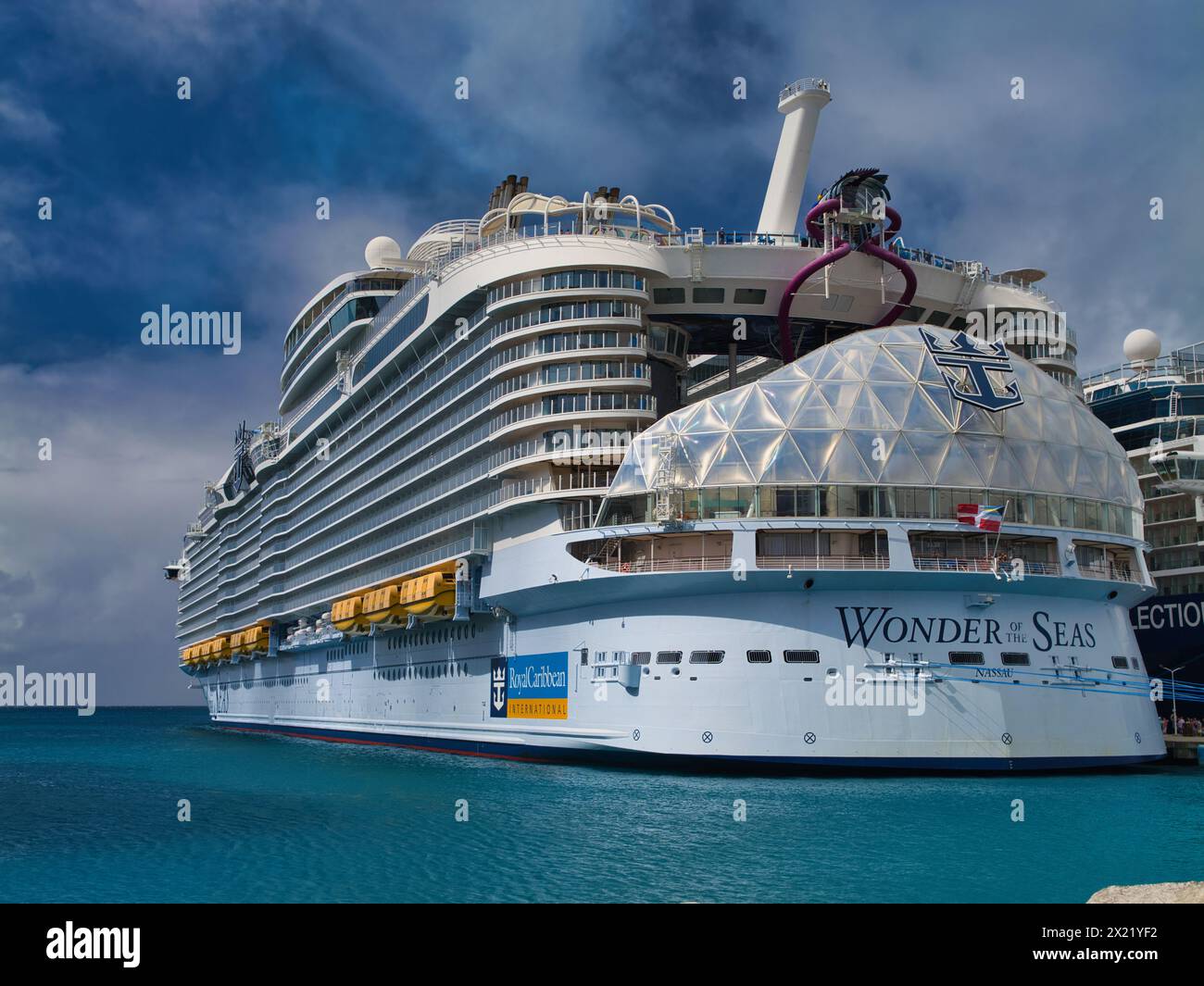 St Maarten - 24 janvier 2024 : la poupe du navire de croisière Royal ...