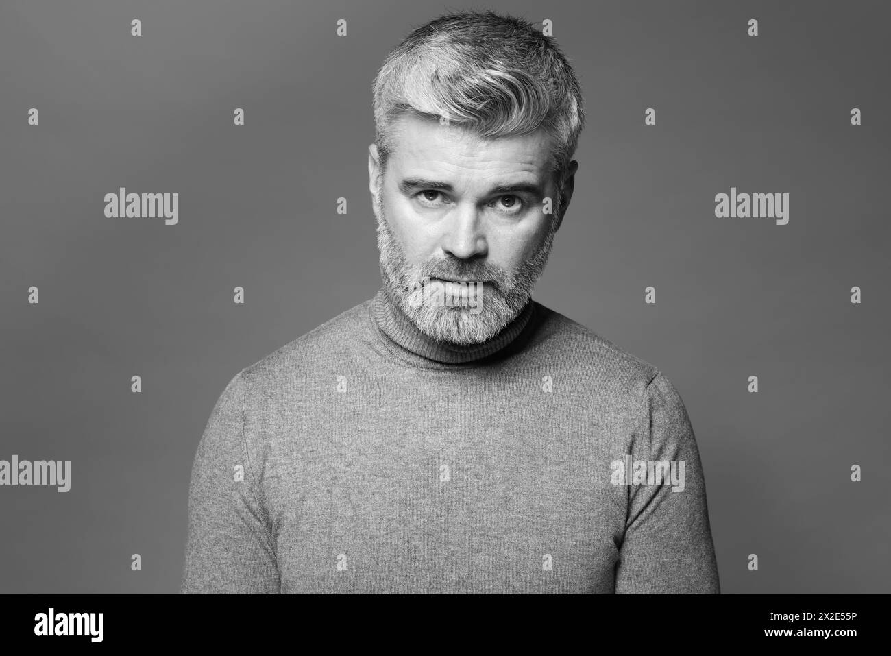 Modelo de fondo blanco Banque d'images noir et blanc - Alamy