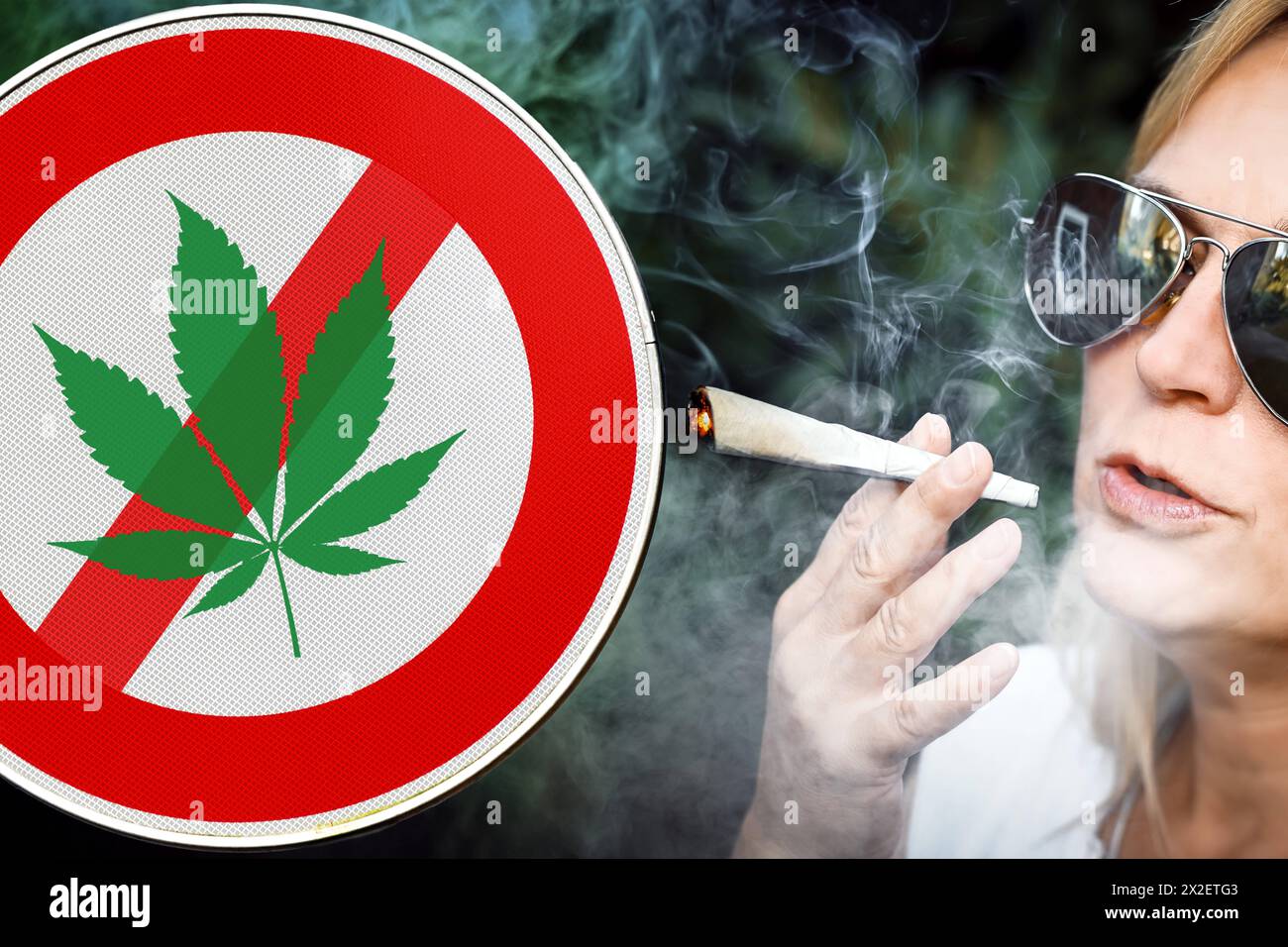 FOTOMONTAGE, Frau raucht joint und cannabis-Verbotsschild, Symbolfoto ...