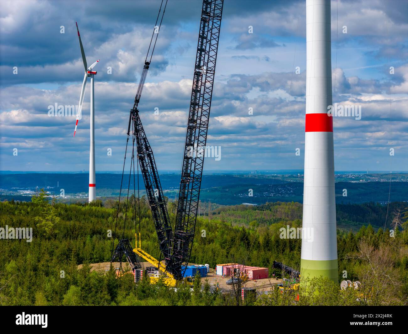 Construction d’une éolienne, d’une centrale éolienne, assemblage du ...