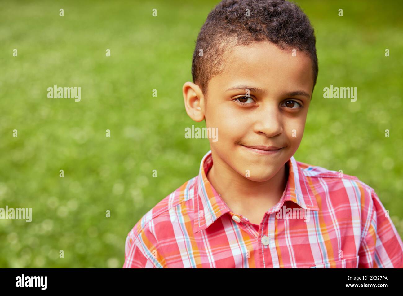 Mulatto boy hair Banque de photographies et d’images à haute résolution ...