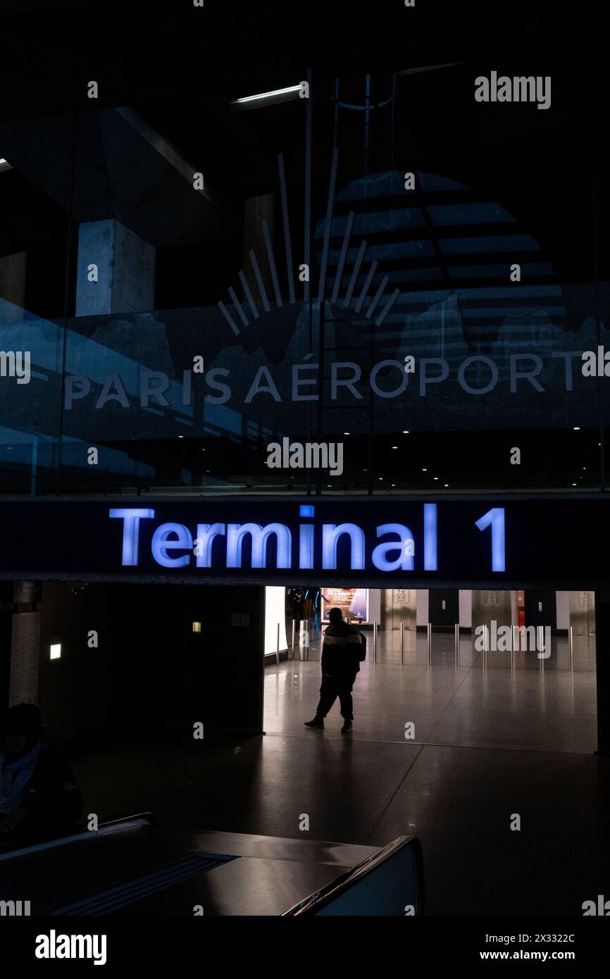 Airport roissy terminal 1 Banque de photographies et d’images à haute ...