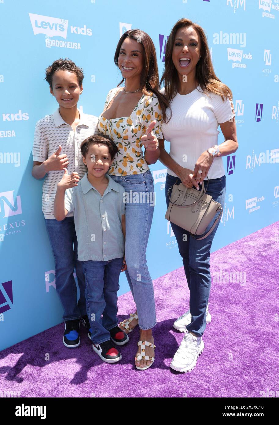 LOS ANGELES, CA - AVRIL 28 : Lara LaRue, Eva LaRue et leur famille à l ...