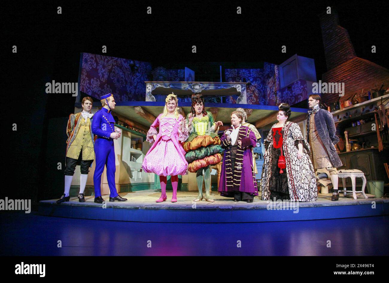 de gauche à droite : Oliver Chopping (Dandini), Paul Keating (Buttons ...