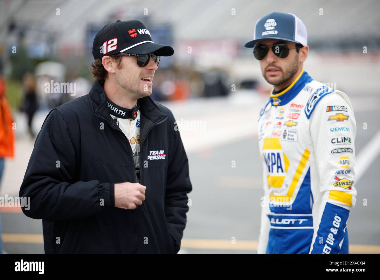 27 avril 2024, Dover, de, USA : Chase Elliott et Ryan Blaney se ...