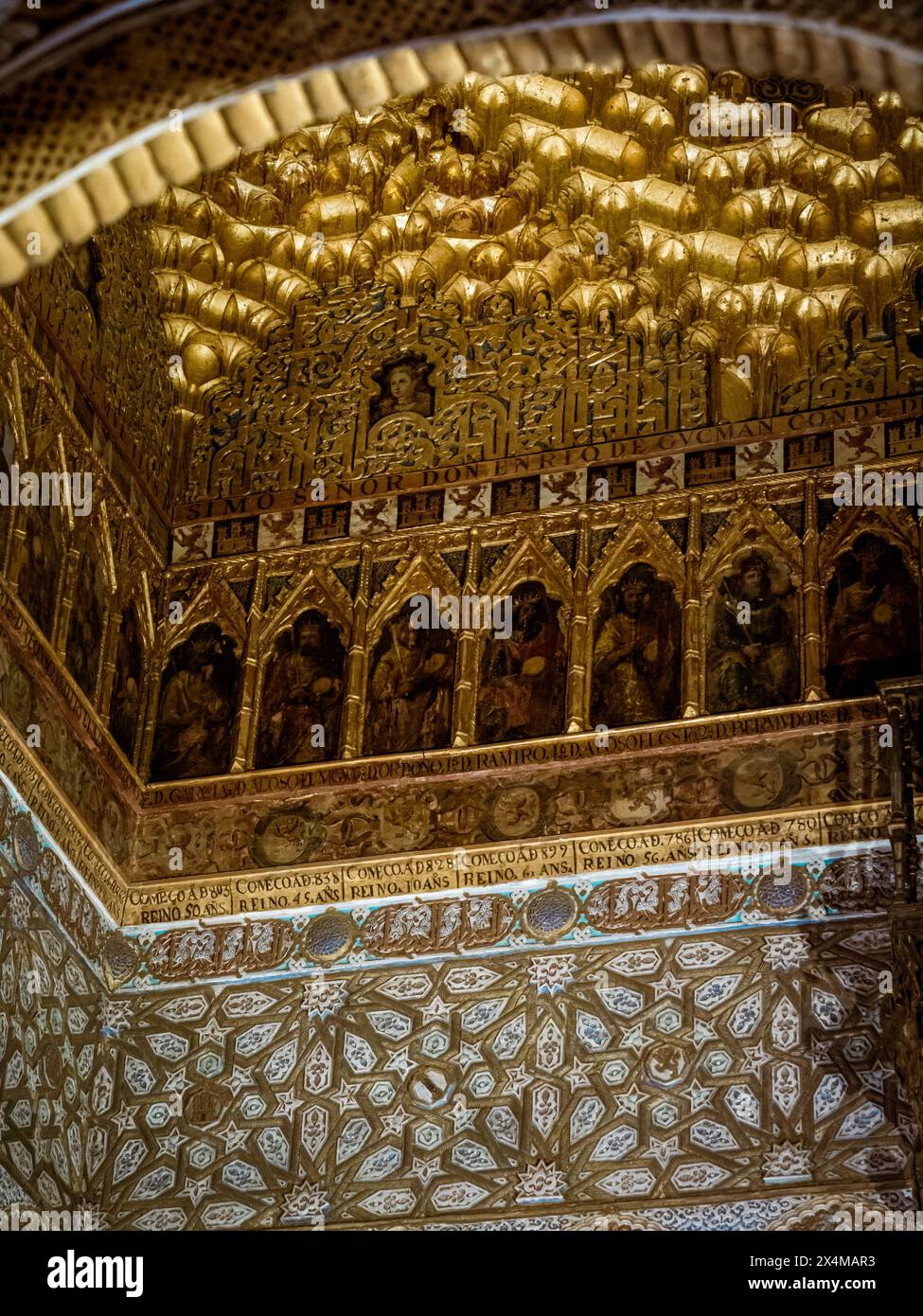 Détails des murs de la salle des Ambassadeurs (Dôme du salon de Embajadores) dans l'Alcazar ...