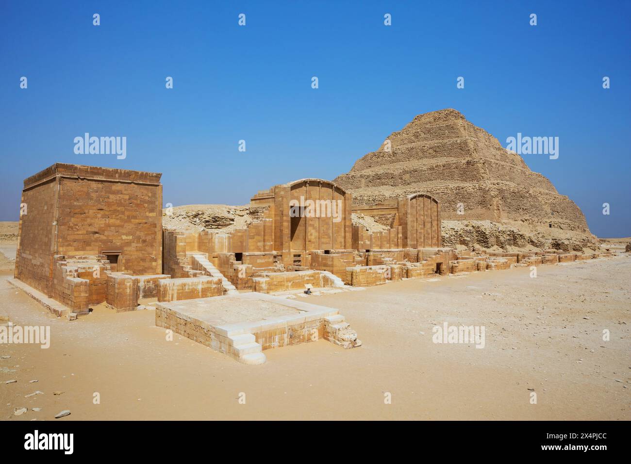 Piramide de la arquitectura del sol Banque de photographies et d’images ...