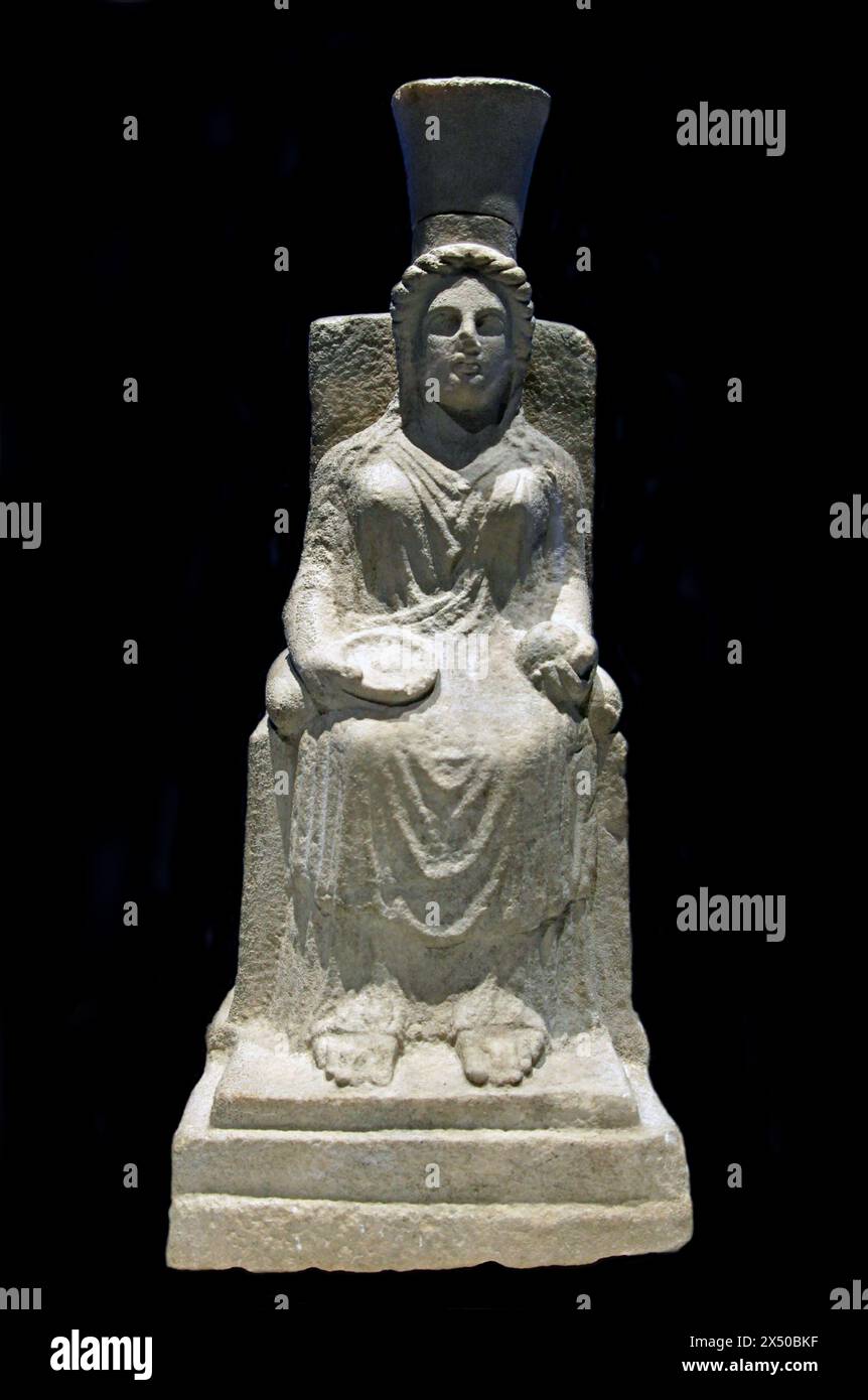 Hera. Statue de la Déesse Héra du plus ancien temple de Poséidonia.410 ...