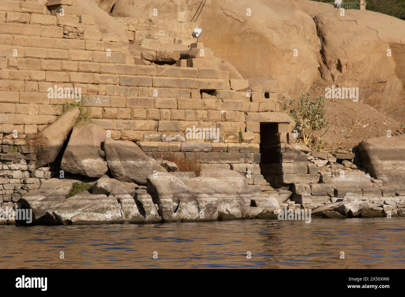 Éléphantine, Égypte. Île dans le Nil, en face de la ville d'Assouan ...