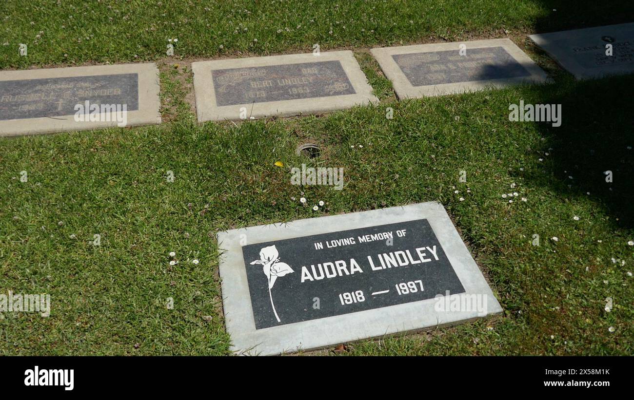 Santa Monica, Californie, USA 6 mai 2024 L'acteur Bert Lindley grave et l'actrice Audra Lindley ...