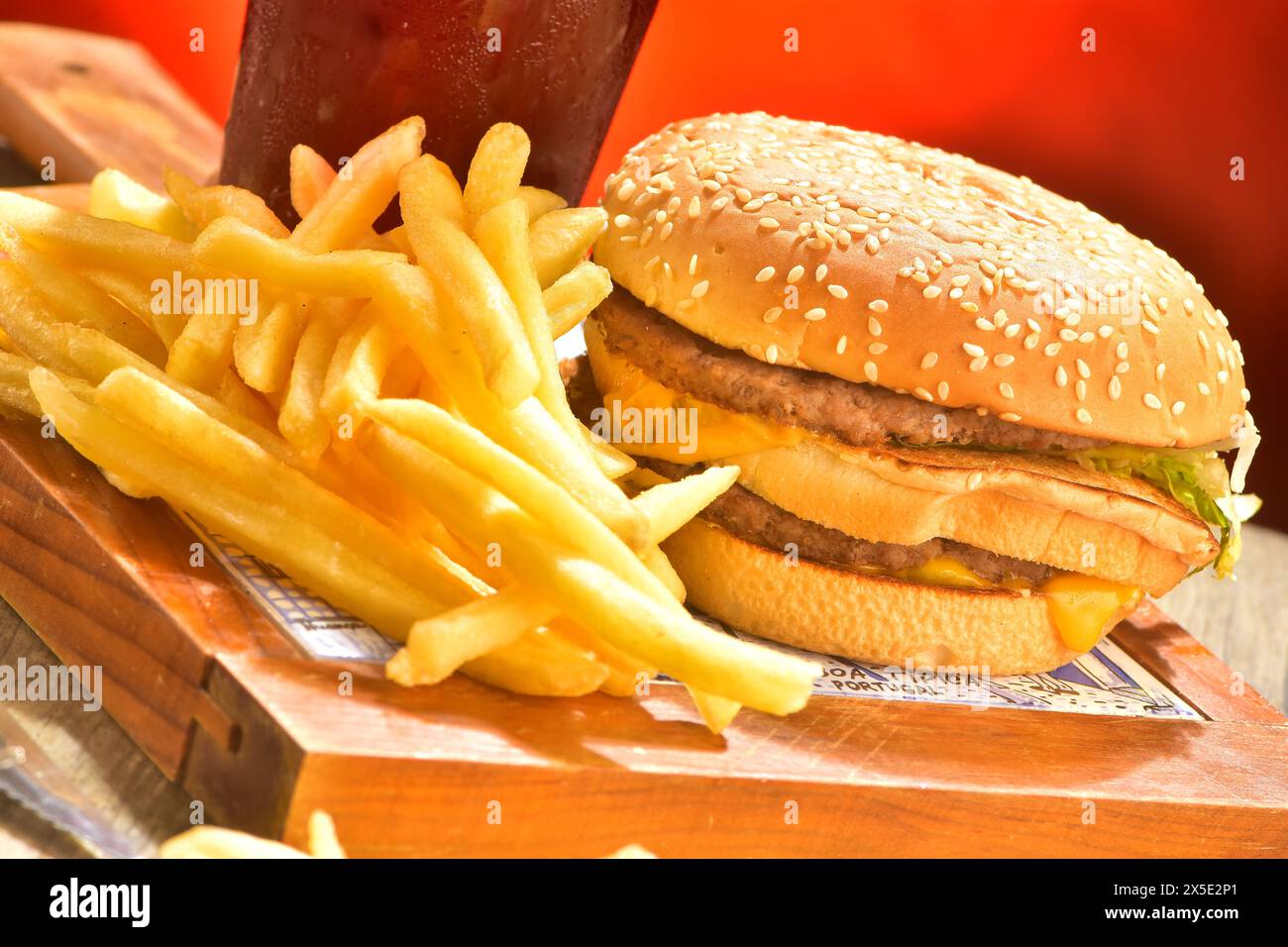 Hamburger with french fries and coca cola Banque de photographies et d ...
