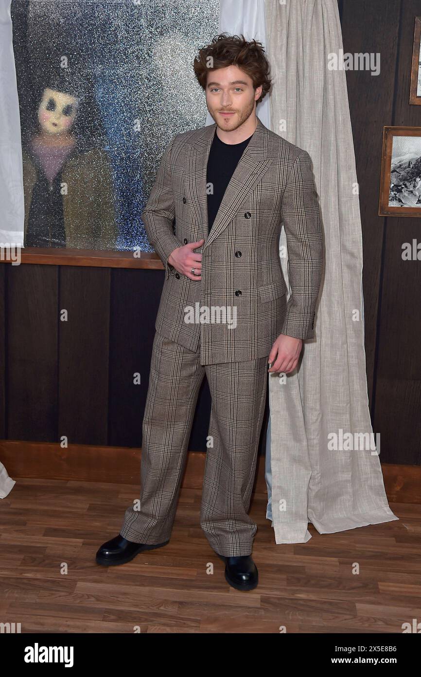 Froy Gutierrez BEI der Weltpremiere des Kinofilms The Strangers ...