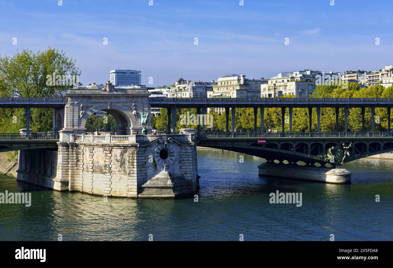 Pont viaduc pont bir hakeim Banque de photographies et d’images à haute résolution - Alamy