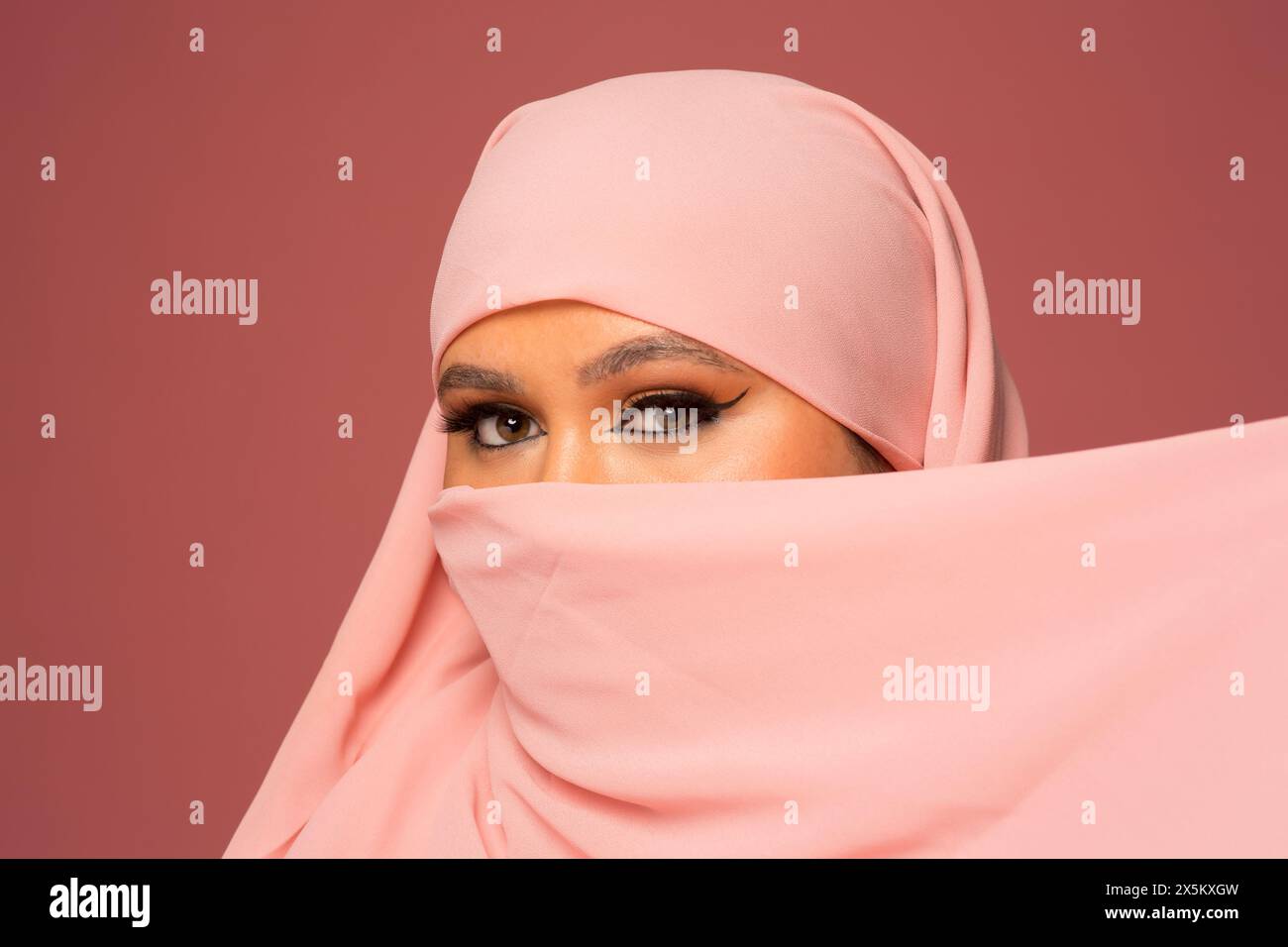 Femme musulmane en groupe Banque de photographies et d’images à haute ...