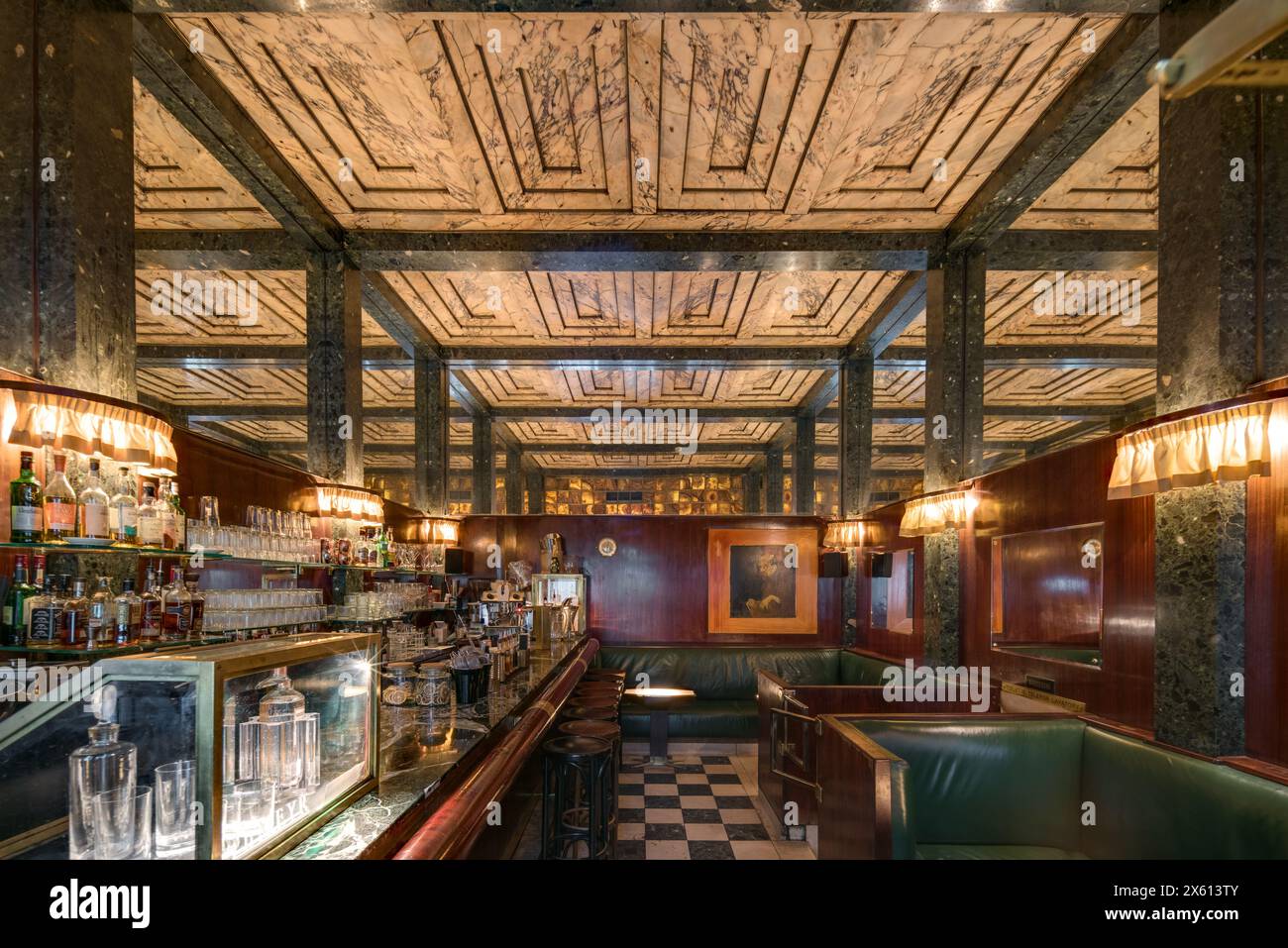 American bar adolf loos Banque de photographies et d’images à haute ...