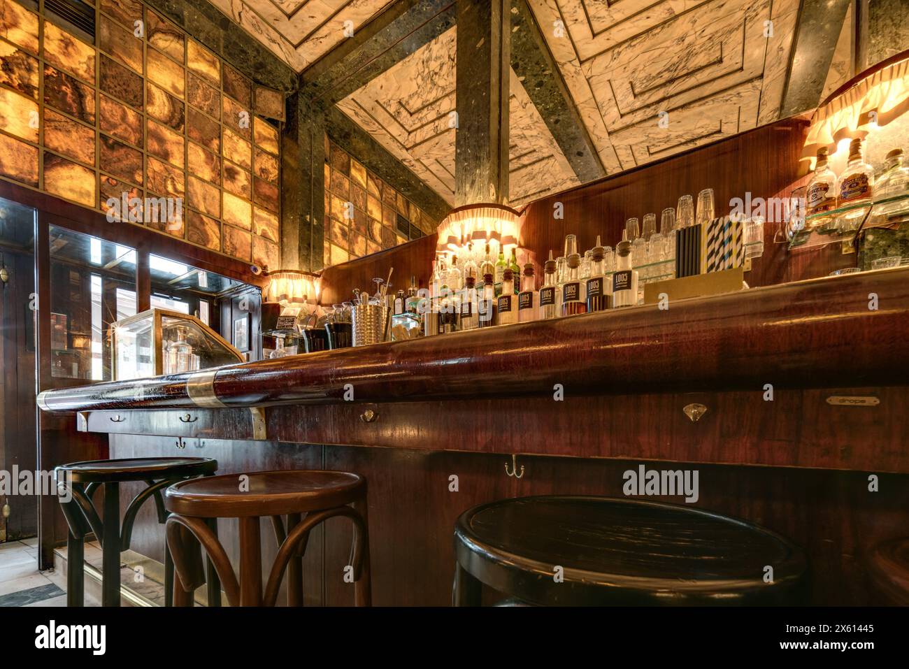 American bar adolf loos Banque de photographies et d’images à haute ...